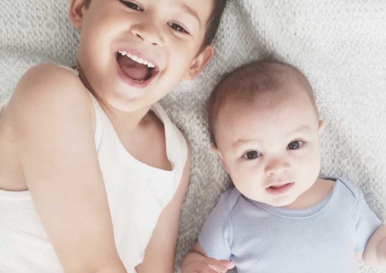 Introducing your child to a new sibling? Read this | Modern Parenting