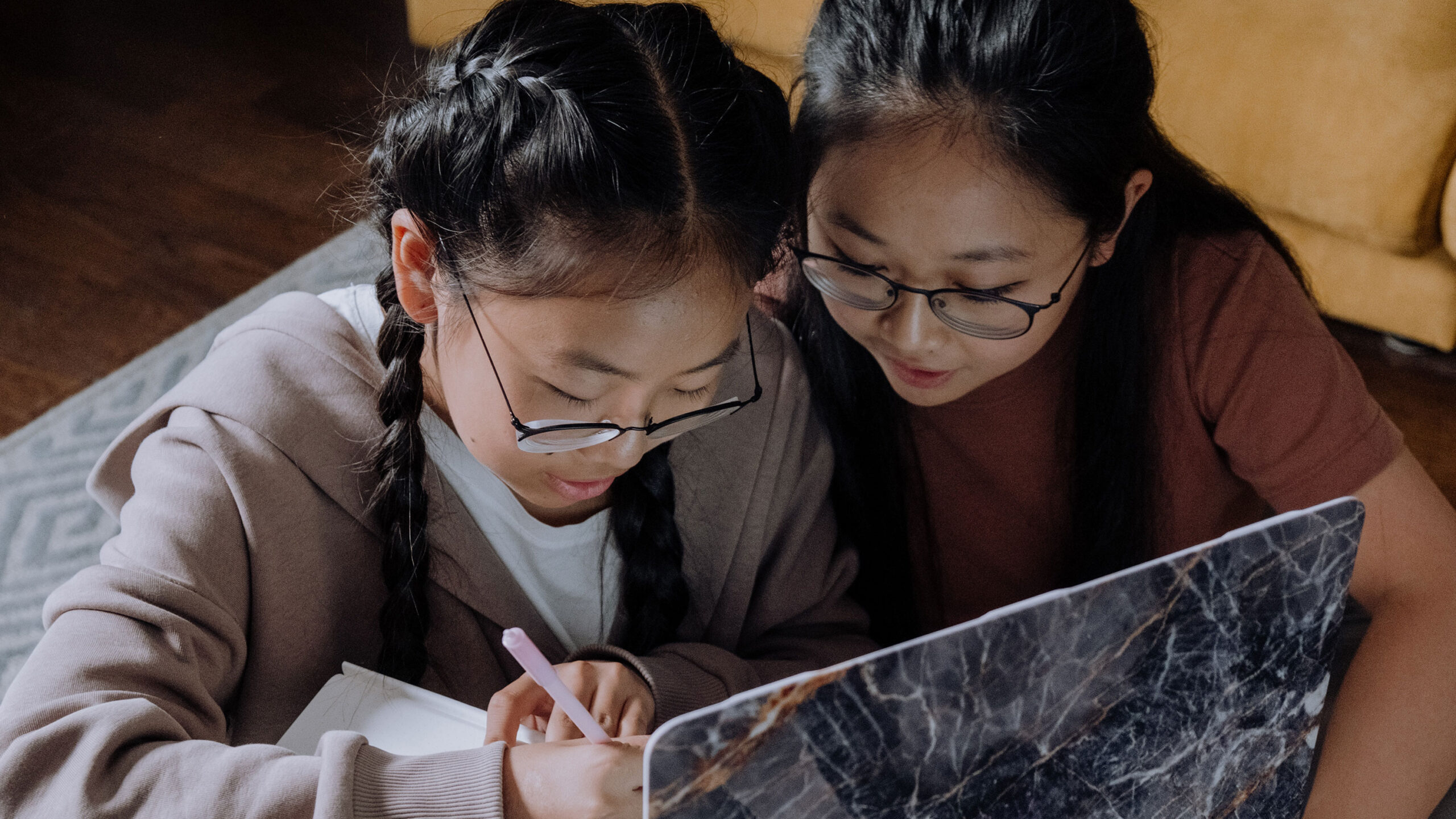 10 Commandments That Every Sibling Follows and Knows