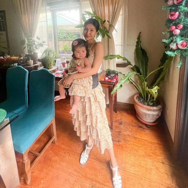 Mom Fashion: 10 Basic Pieces Moms Must Have In Their Closet