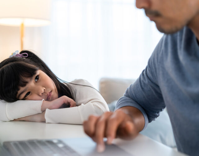 6 Simple Ways to Stop Being a Distracted Parent