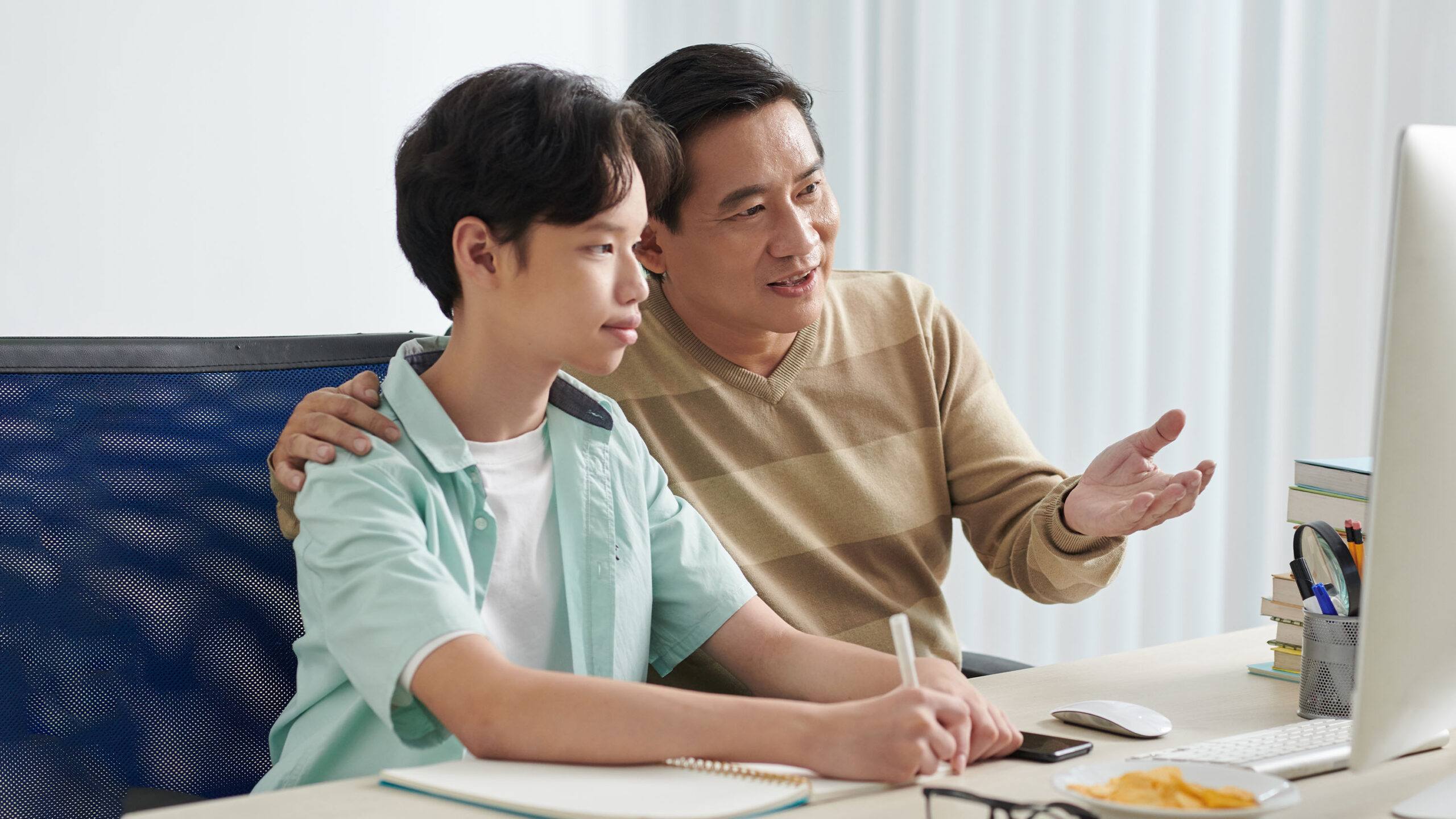 What Can Parents Do When Their Kids Go to College?