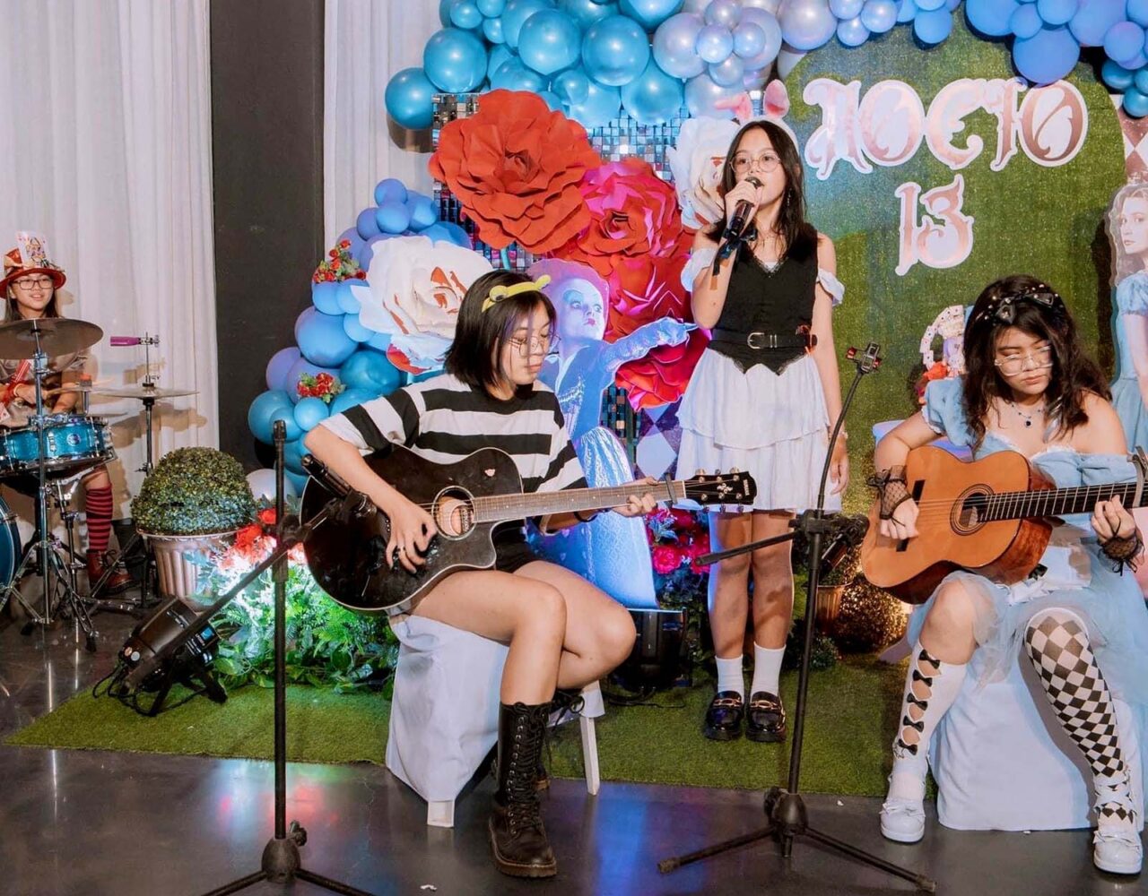 How to Plan a Party for Your Teen: Alice In Wonderland Edition