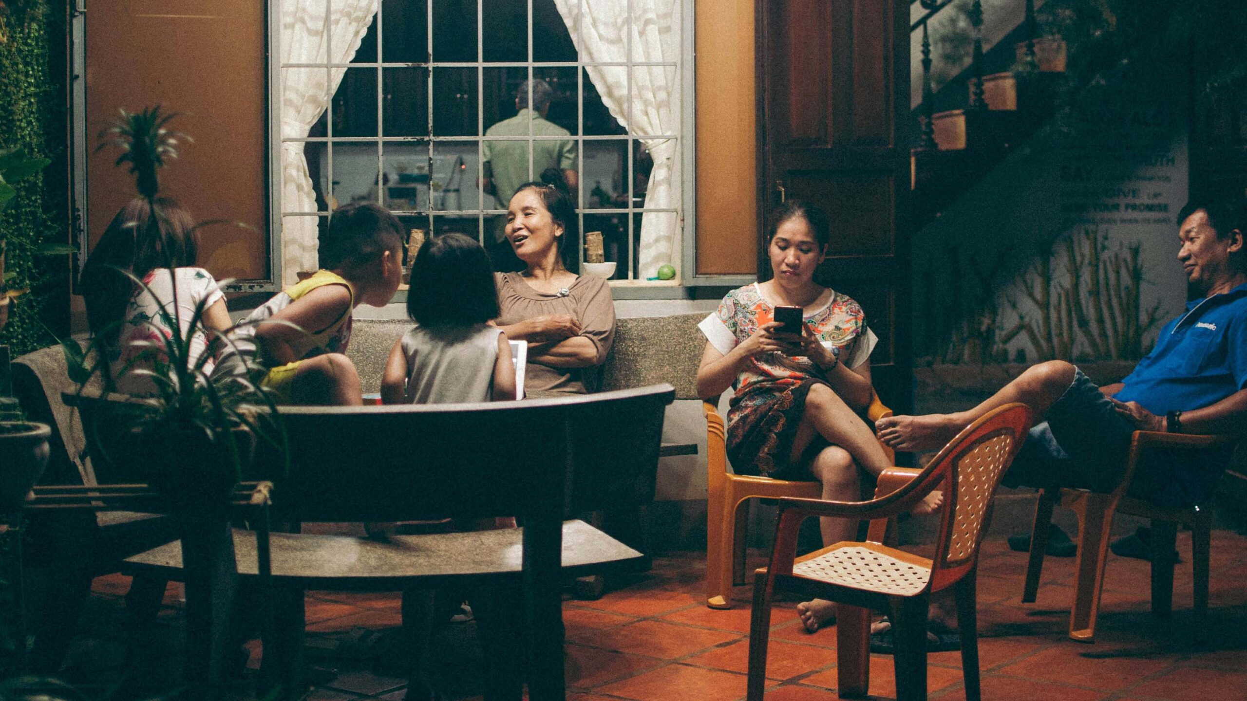 A Parent's Guide to Dealing With Toxic Family Fights