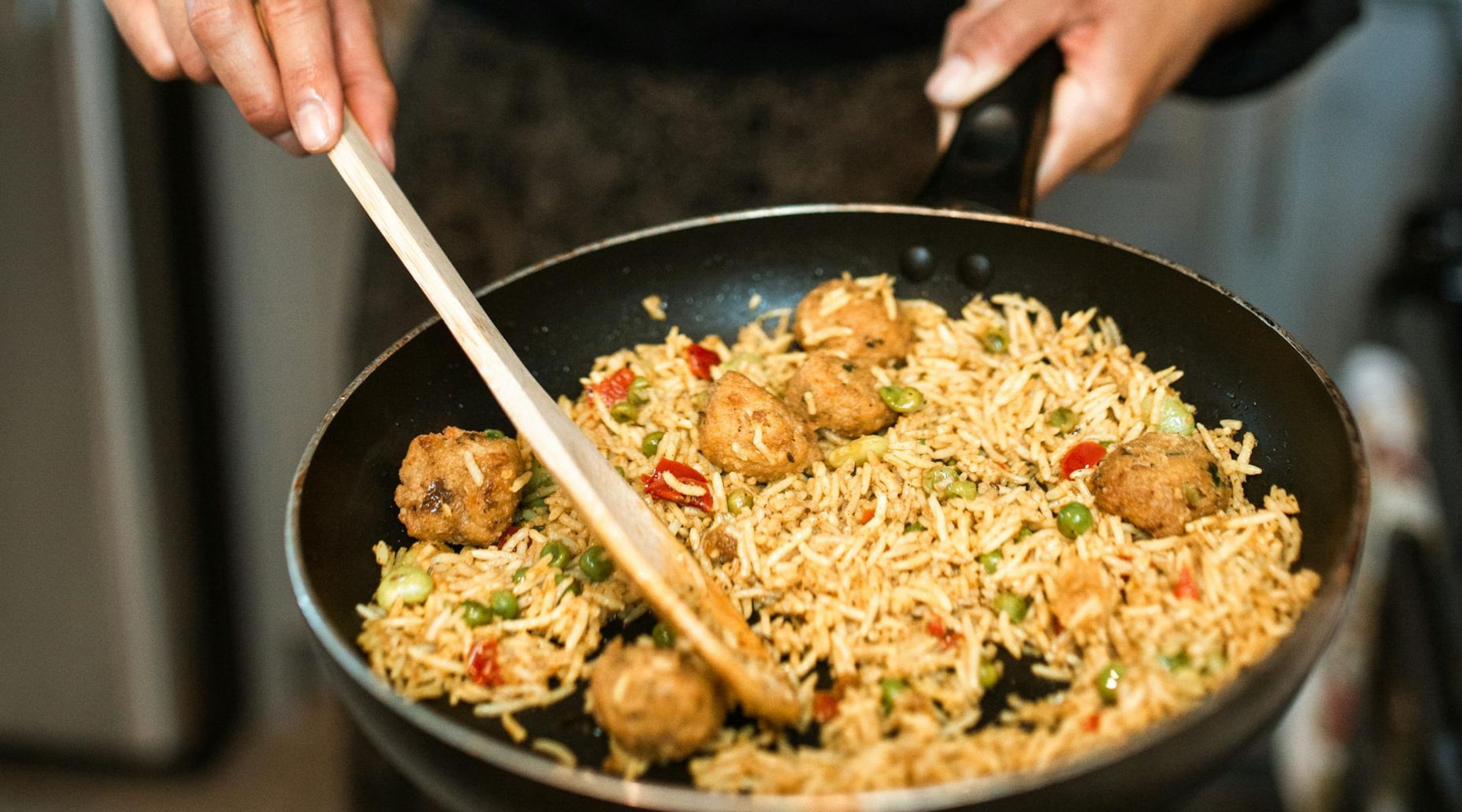 Five Must-Have Pans for First-Time Kitchen Beginners