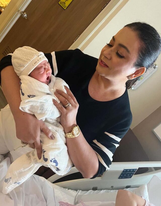 LOOK: Kristine Hermosa's Children Pose With New Sibling