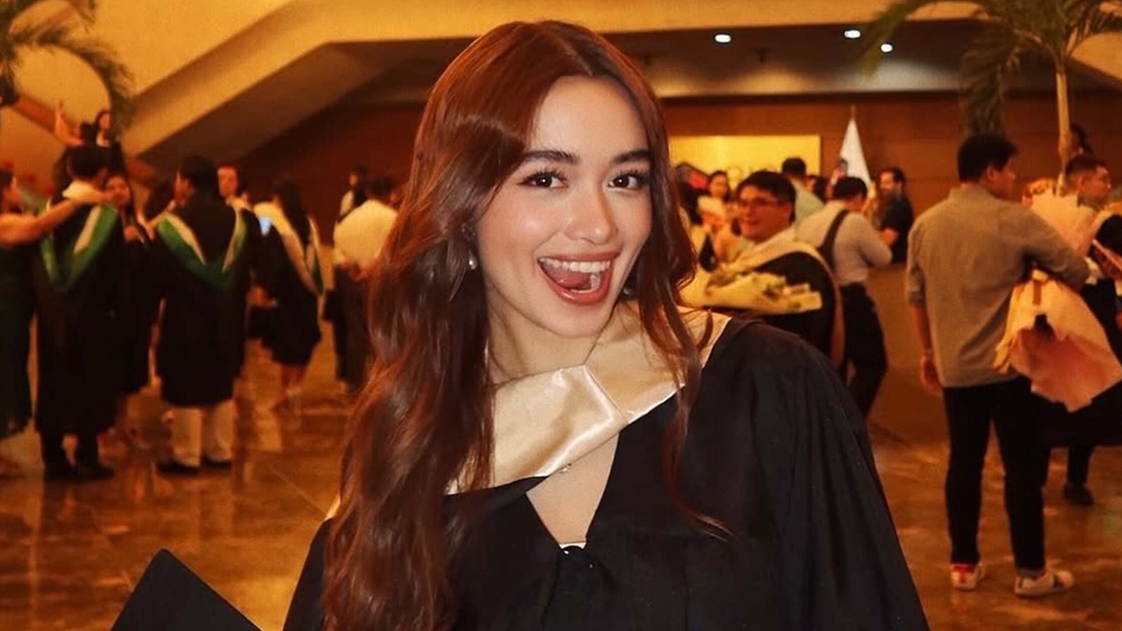 Angelina Cruz Graduates From College